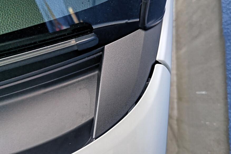 ホンダN-BOXカスタム JF3 ボンネットヒンジカバー新品取付け: グリーゼ581h